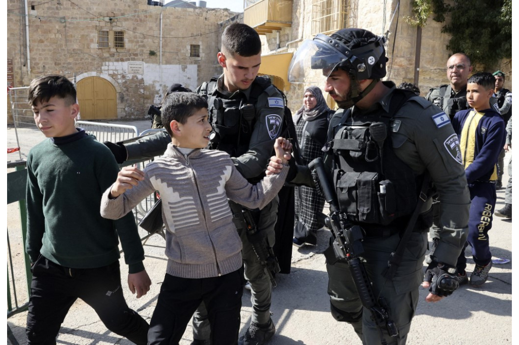 Israeli forces shut down UNRWA schools in East Jerusalem amid ...