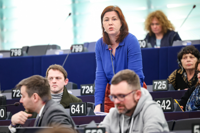 Europees Parlement vraagt sterk leefloon boven de armoedegrens - Groen