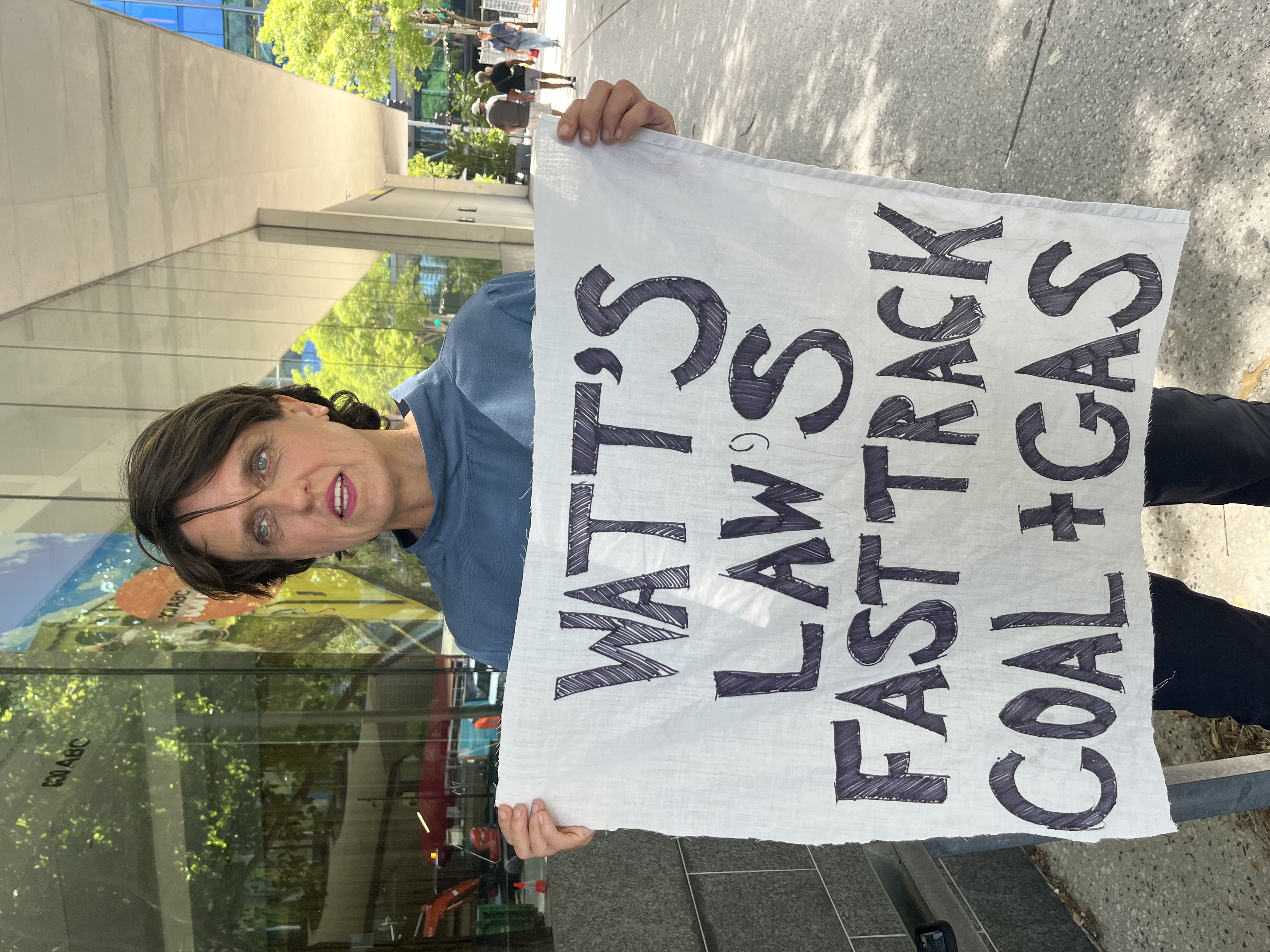 Lock the Gate National Coordinator Ellen Roberts confronts Murray Watt ...