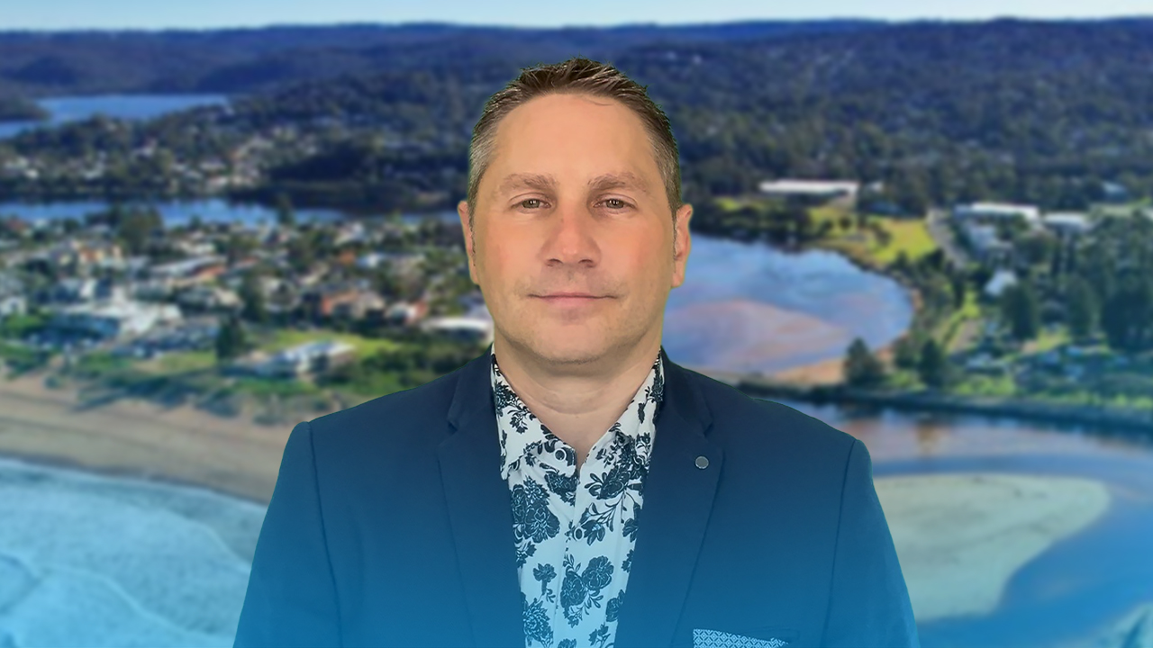 Gavin Wright Rocks the Campaign Trail in Warringah with Musical Twist ...