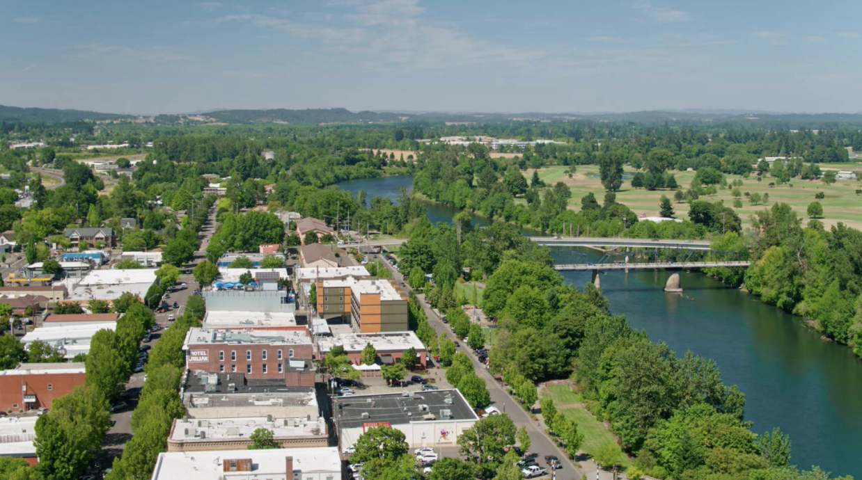 Benton Clean & Strong