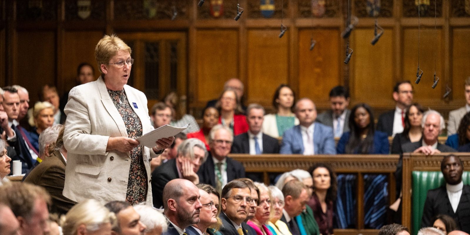 ‘Diddymu’r cap dau blentyn i fynd i’r afael â thlodi plant – dyma ry ...