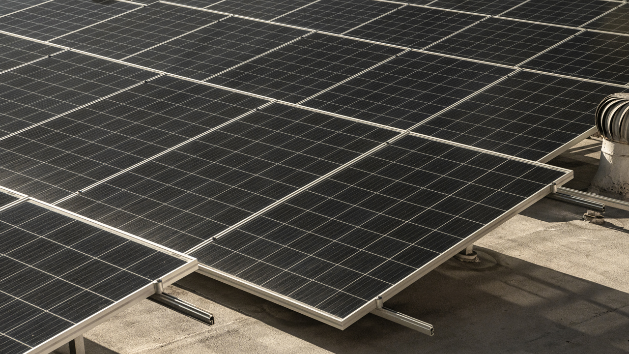 Trudeau wants solar powered early-warning radar system - Rebel News