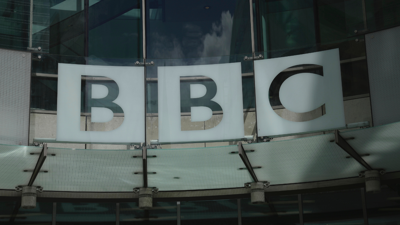 BBC News apologizes for broadcasting false Hamas claim of IDF executing ...