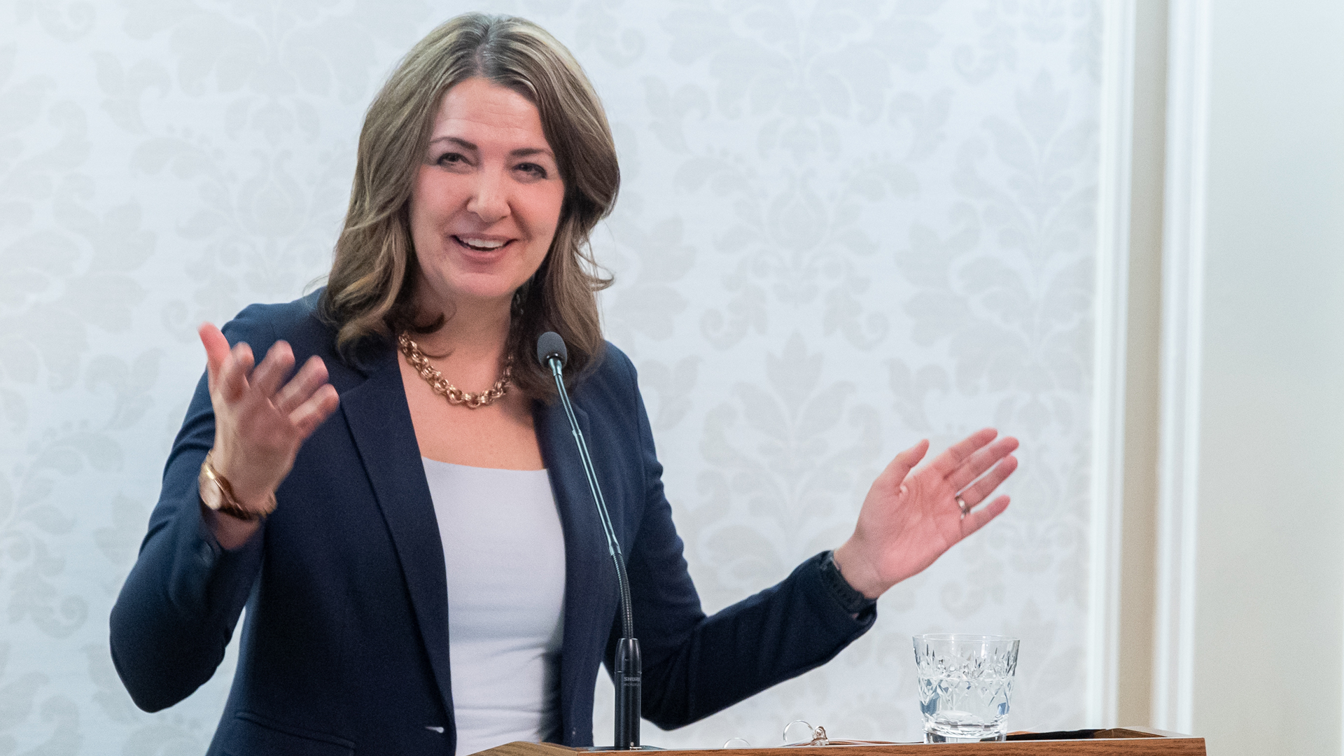 'Dial it down': Danielle Smith tells 'progressive' politicians to stop ...