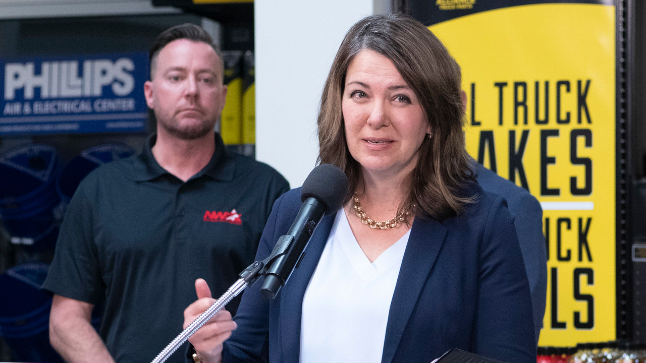 CBC admits wrongdoing for alleging contact between Smith, Crown ...