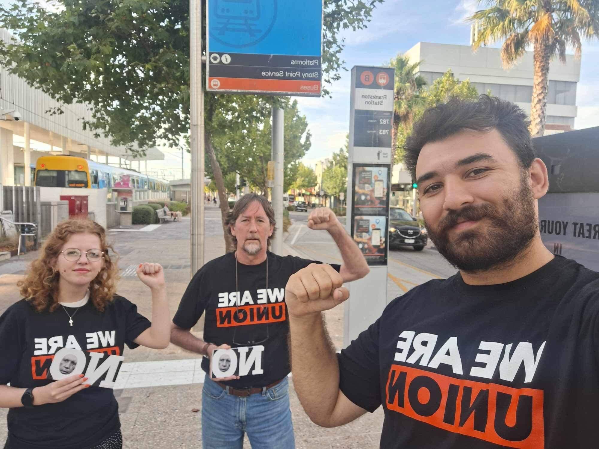 Glen Waverley Station Blitz - Don't Risk Dutton! - We Are Union VTHC